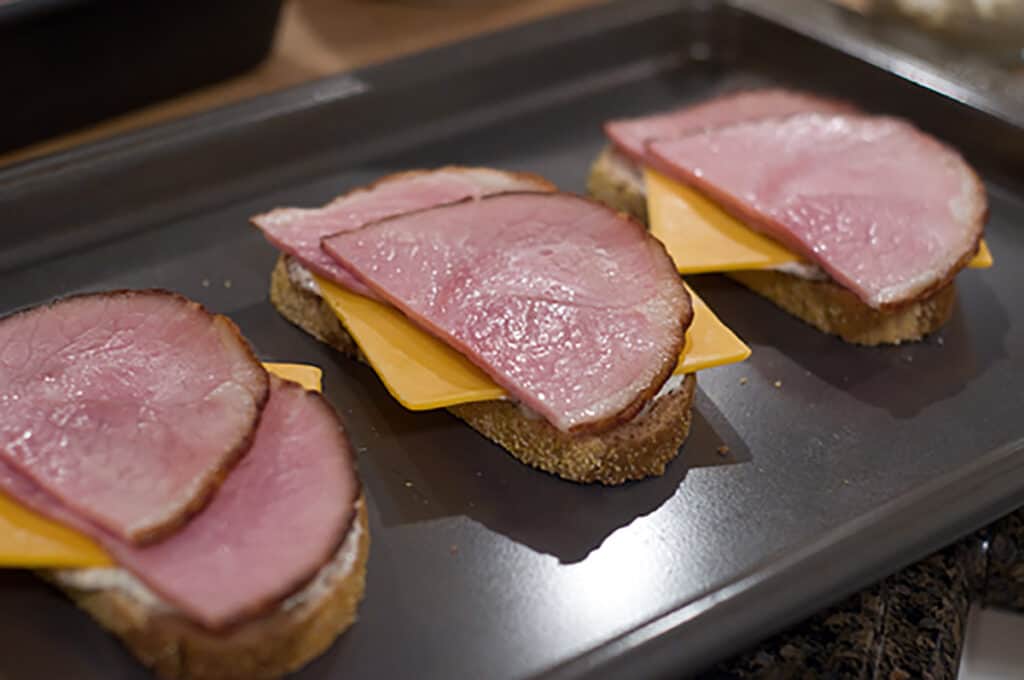 Ham and Egg Breakfast Sandwich Recipe - Lana's Cooking