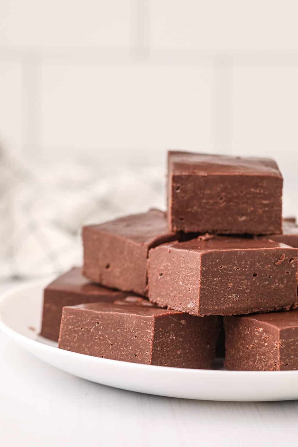 Easy 5 Minute Microwave Fudge Recipe - Lana's Cooking
