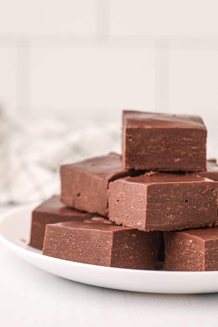 Easy 5 Minute Microwave Fudge Recipe - Lana's Cooking