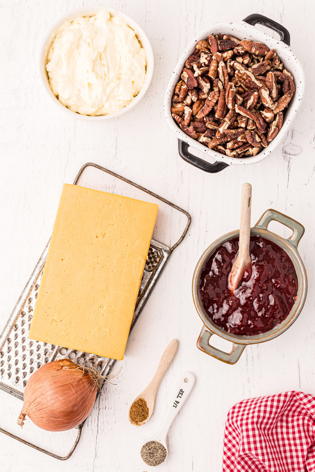 Cheddar Pecan Cheese Ring with Strawberry Preserves - Lana's Cooking