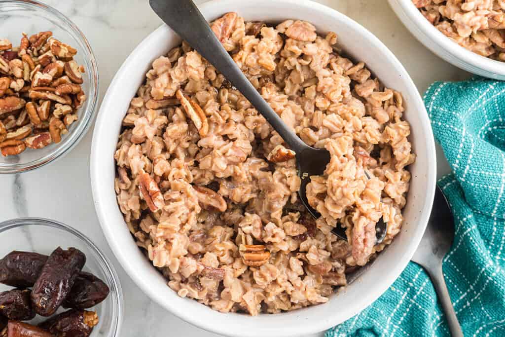 Date Nut Oatmeal Recipe - Lana's Cooking