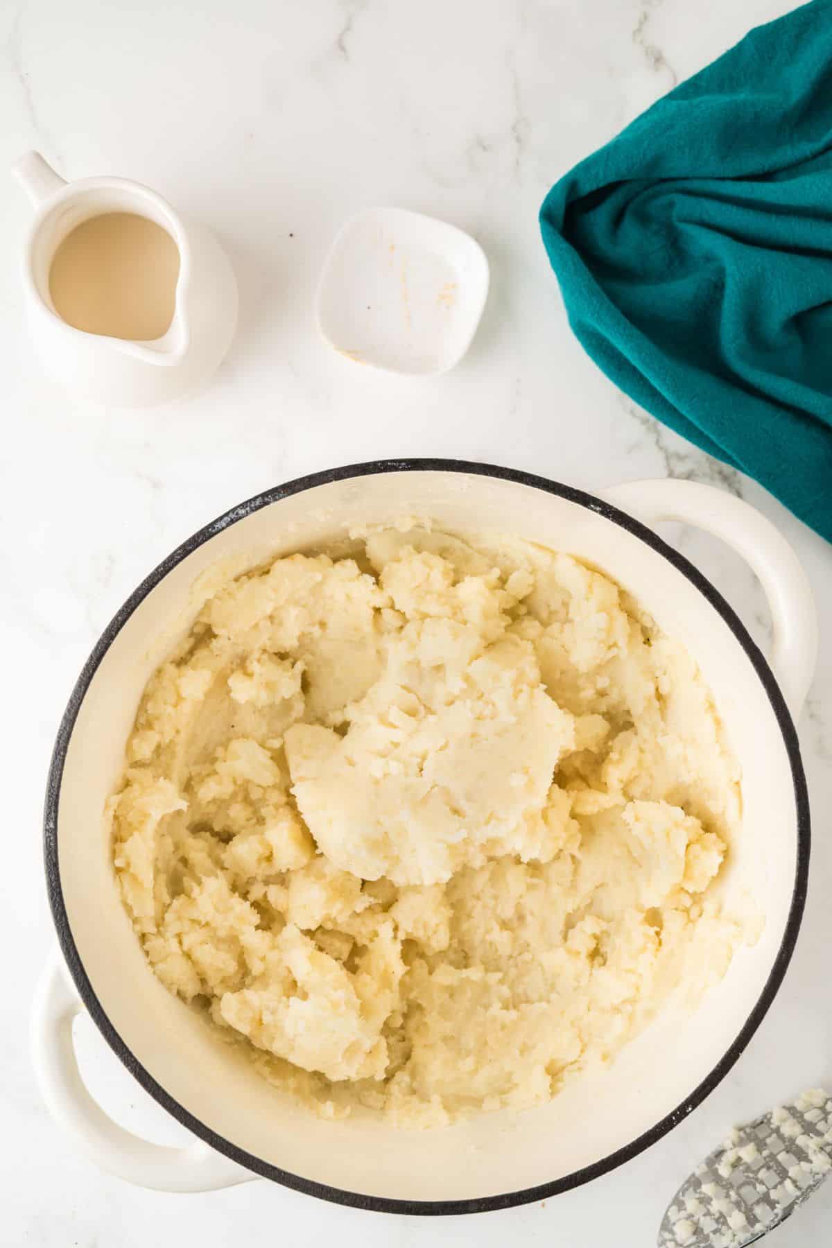 Easy Mashed Potatoes Recipe - Lana's Cooking